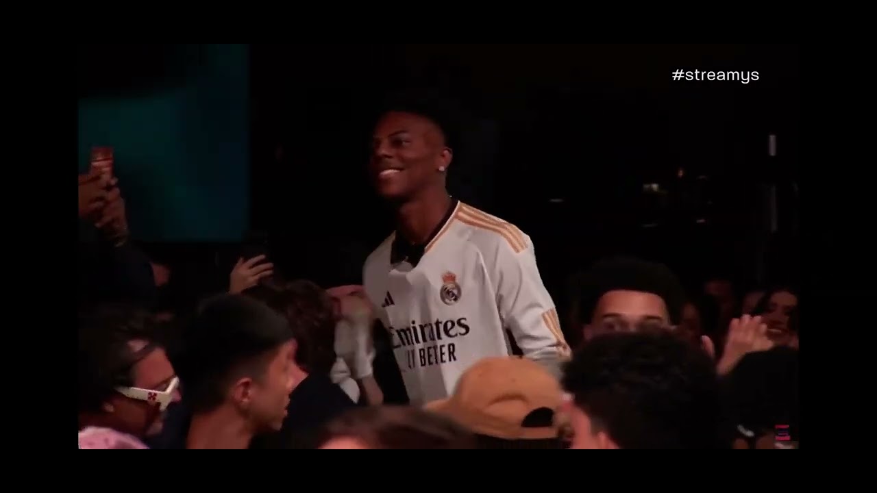 Speed wins streaming award 🏆 - YouTube