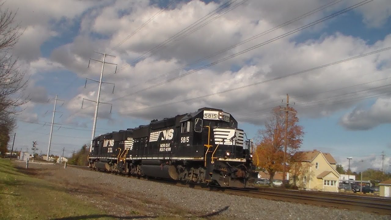 NS GP38-3 Units 5815 and 5810 In Bedford - YouTube