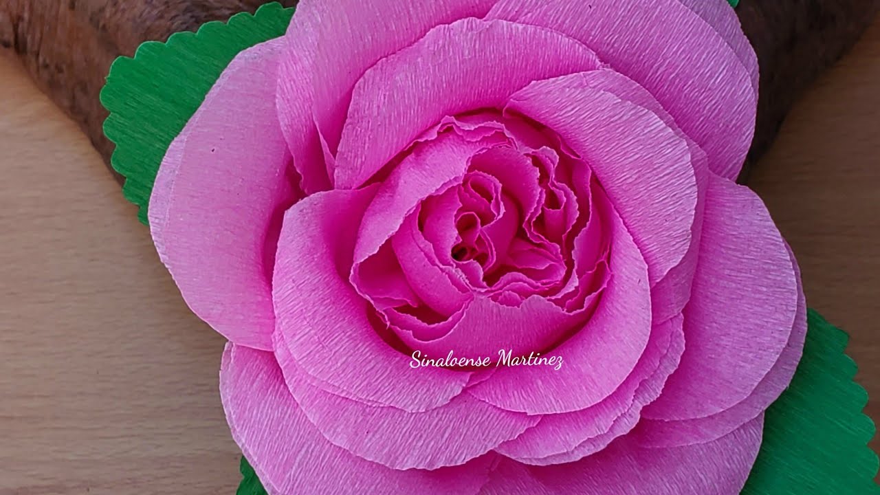 MI MADRE LES ENSEÑA COMO HACER ESTA HERMOSA ROSA DE PAPEL CREPÉ, FACIL ...