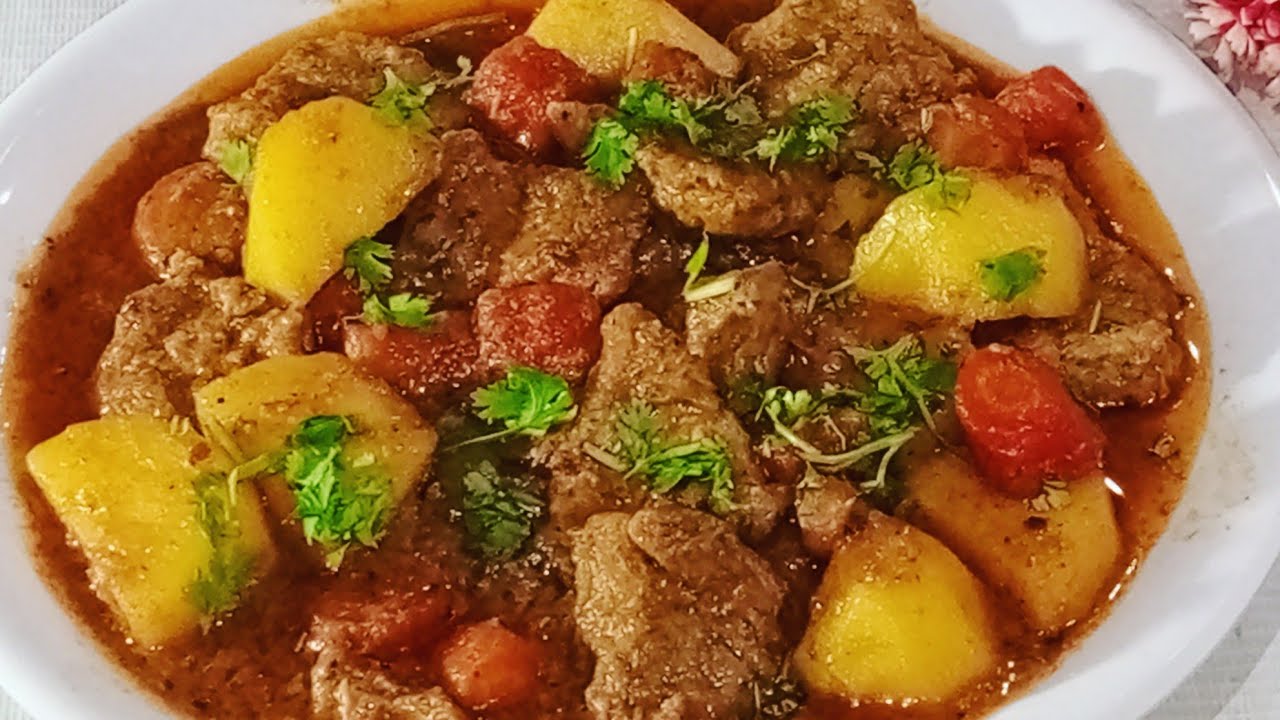 Mazedar beef curry banany ka tarika/beef potato/ground beef curry/aloo ...