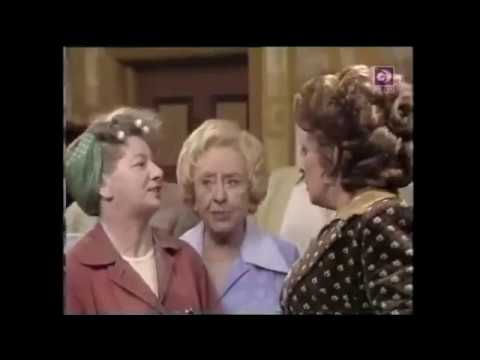Hilda Ogden and Elsie Tanner argue in the Rovers (12 May 1976)