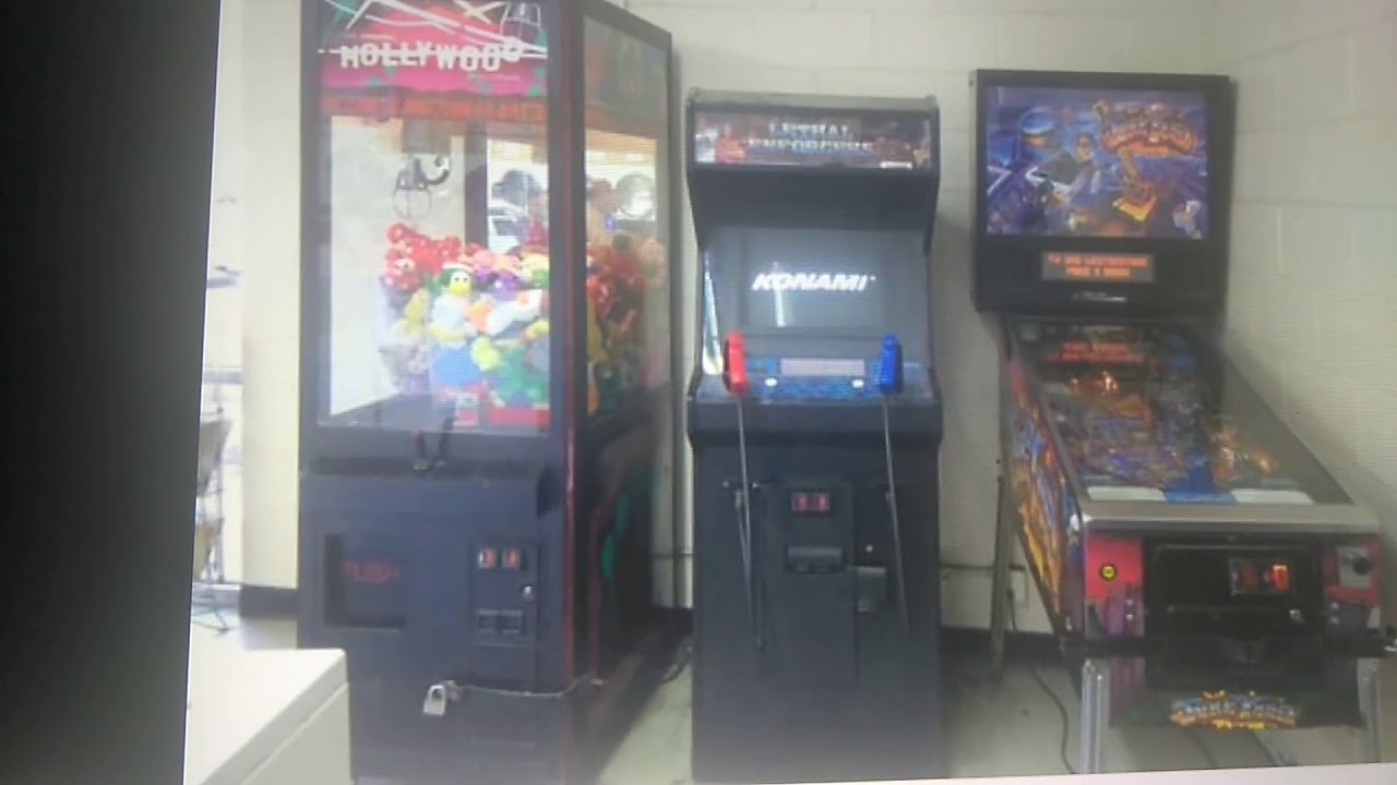 Arcade Games At Laundromat - YouTube