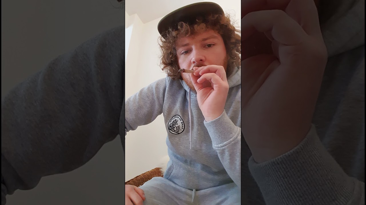 pink pineapple, skilatti, The Ten Ten co cali weed review - YouTube