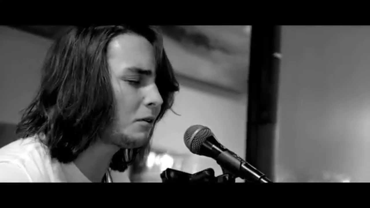 Austin Stambaugh - Can't Sleep For Dreaming With A Woman Around (Live ...