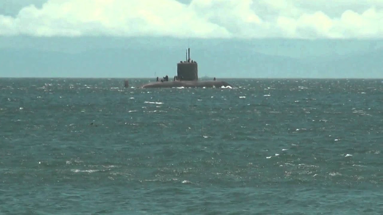 Canadian Submarine HMCS Victoria - YouTube