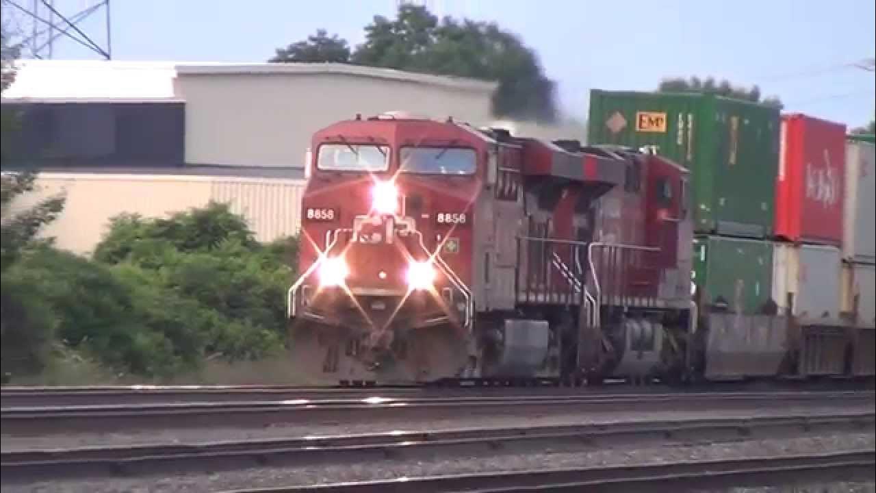 2 Canadian Pacific Engines Power CSX Q165 Train - YouTube