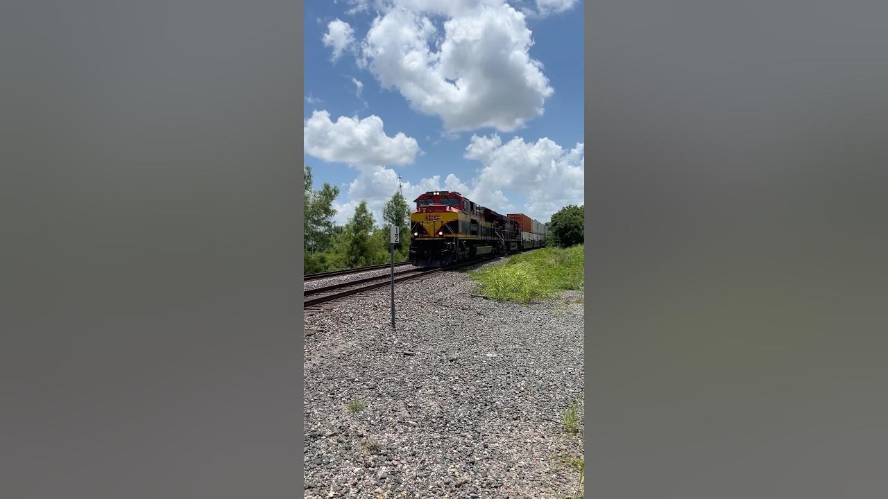 KCS SD70ACe Leads CPKC 181 in Rosenburg, TX - YouTube