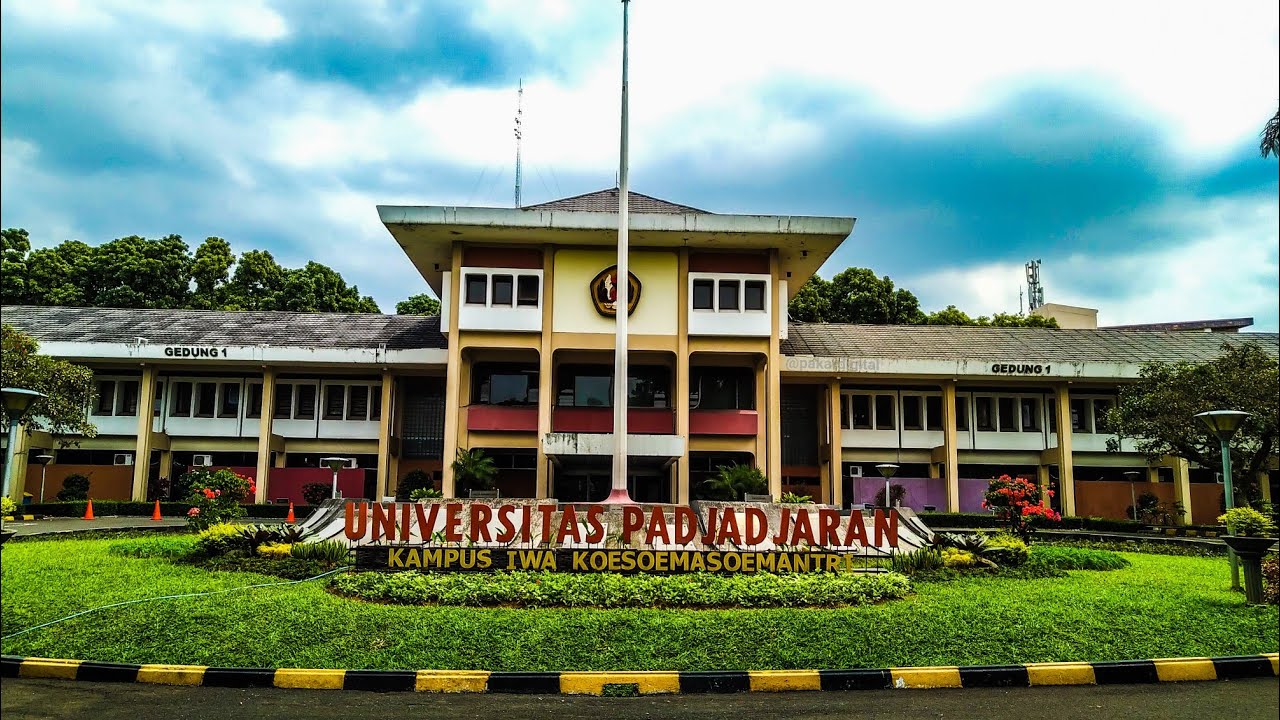 Universitas Padjadjaran ( UNPAD ) Bandung - Kampus Koesoema Soemantri ...