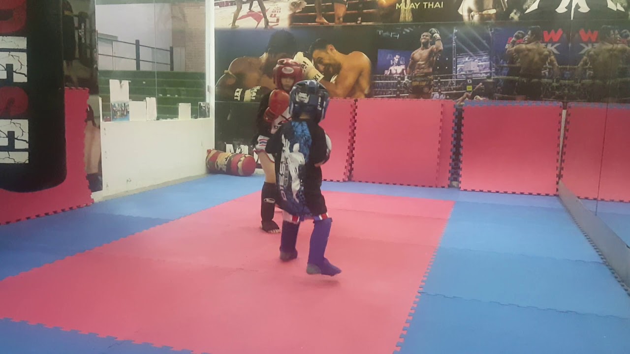 Beginners junior class training session - YouTube