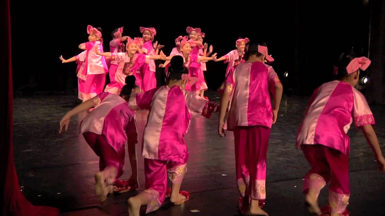 Vietnam's Bong Sen Dance Theatre.mov - YouTube