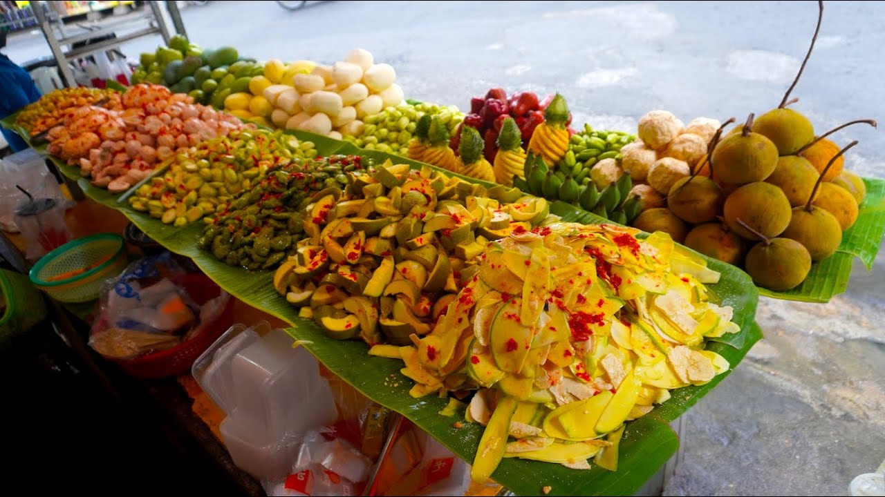 😱 Sour Fruit & Chili Salt Combo You Must Try in Cambodia! - YouTube