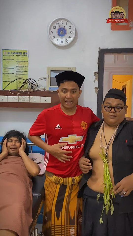 Dukun Beranak! Episode 3 - YouTube