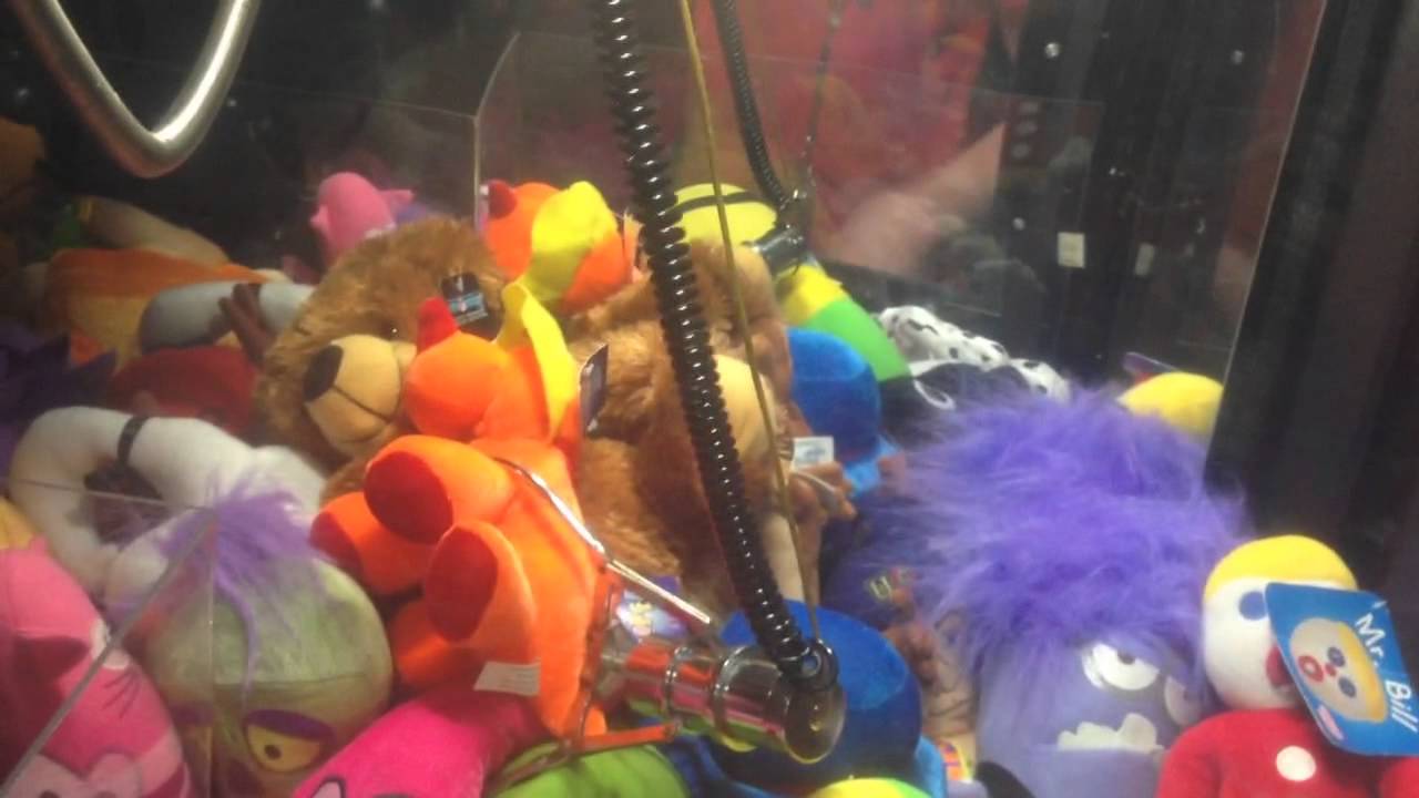 My glitchy claw machine plays :P - YouTube