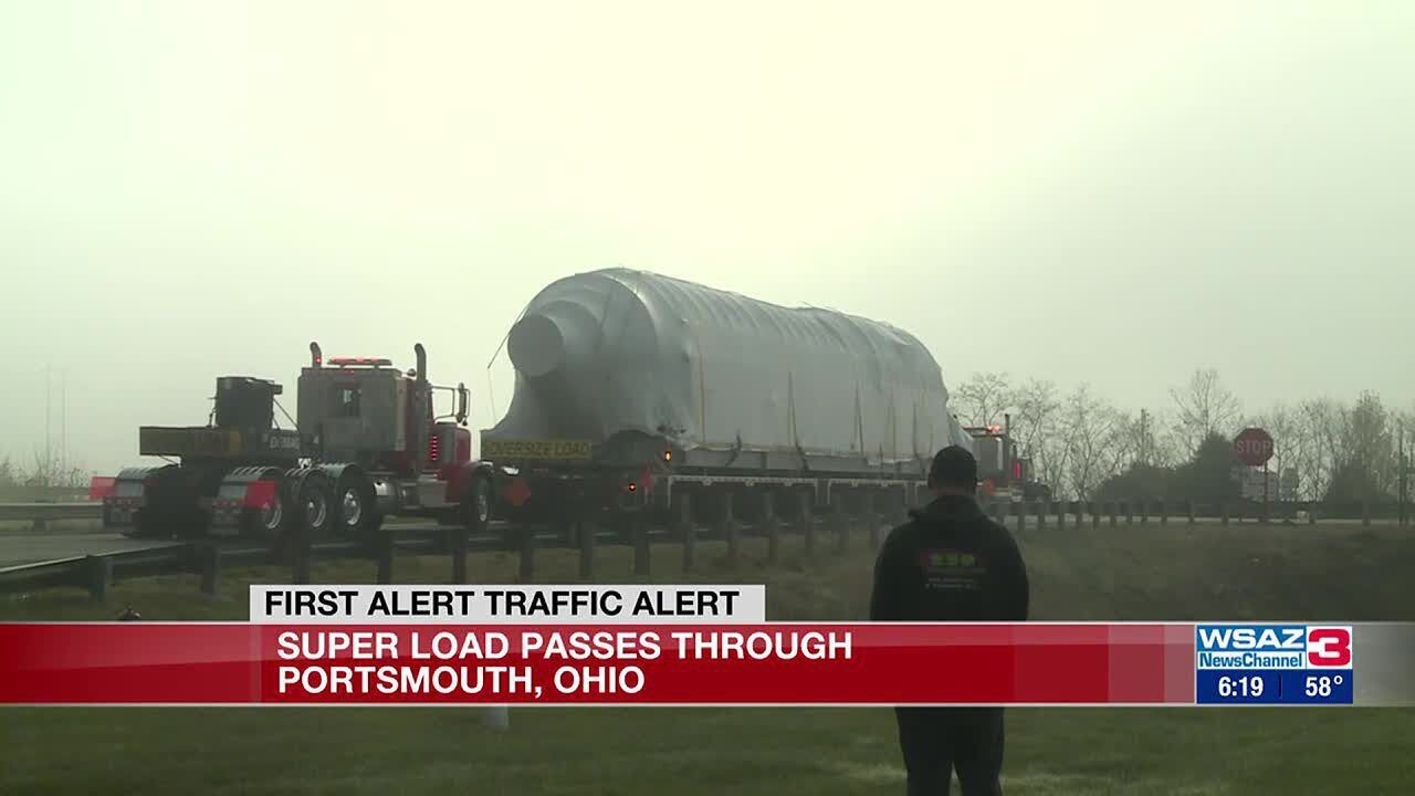 'Super Load' passes through Portsmouth, Ohio - YouTube