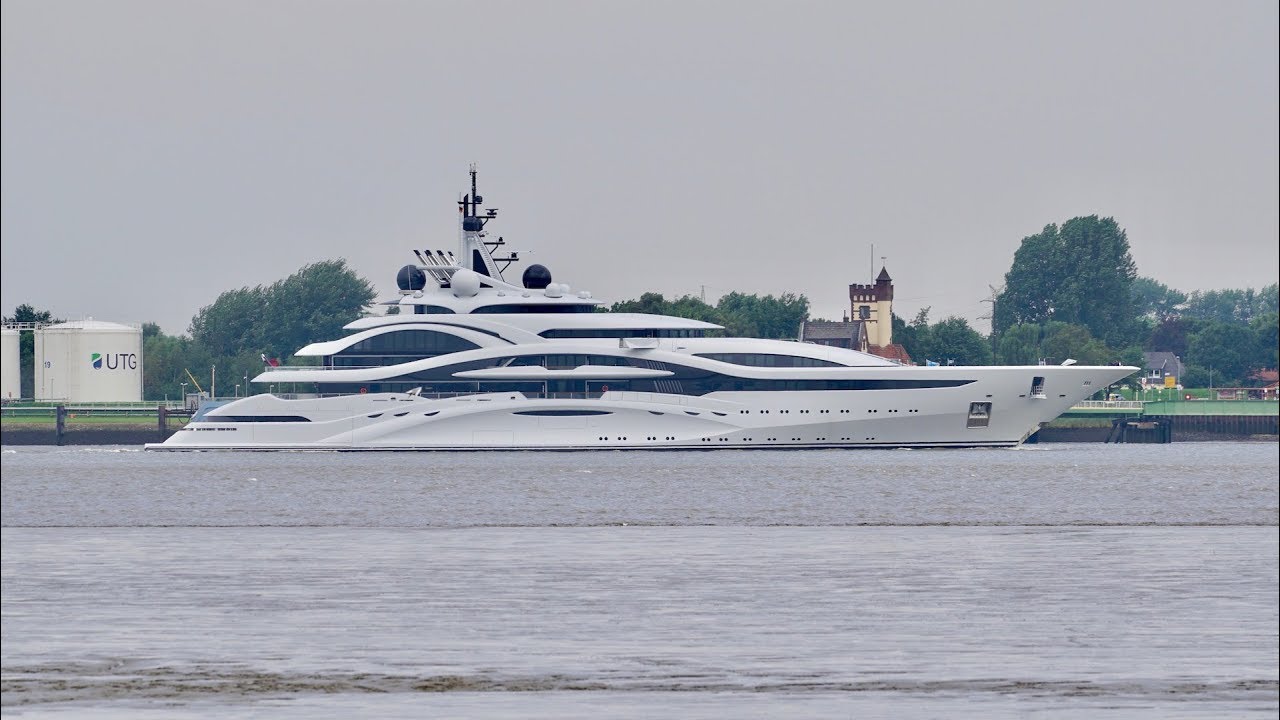 4K | Yacht AL LUSAIL on the way to North Sea - Seatrail - Lürssen ...