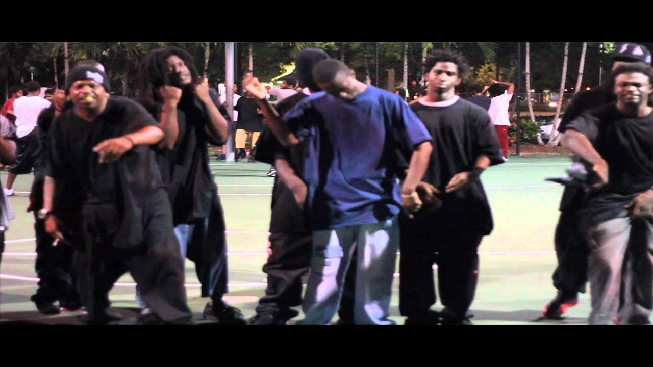 TOTAL KAOS FEAT. LIL TAZZ " RUN IT " - YouTube