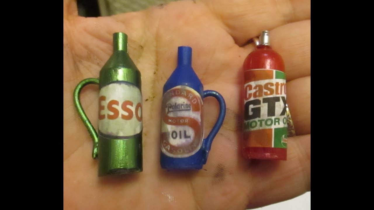 Diorama Vintage Garage - Part 6 -Miniature Oil Cans, Topiaries ...