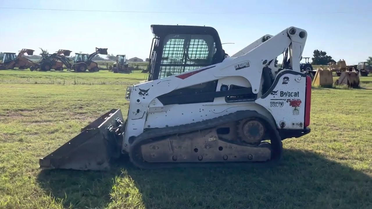 Bobcat T870 Tracked Compact Loader Skidsteer W/ HighFlow - YouTube
