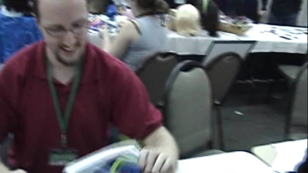Meeting Doug Walker (Nostalgia Critic) at the Infinite Bits Convention ...