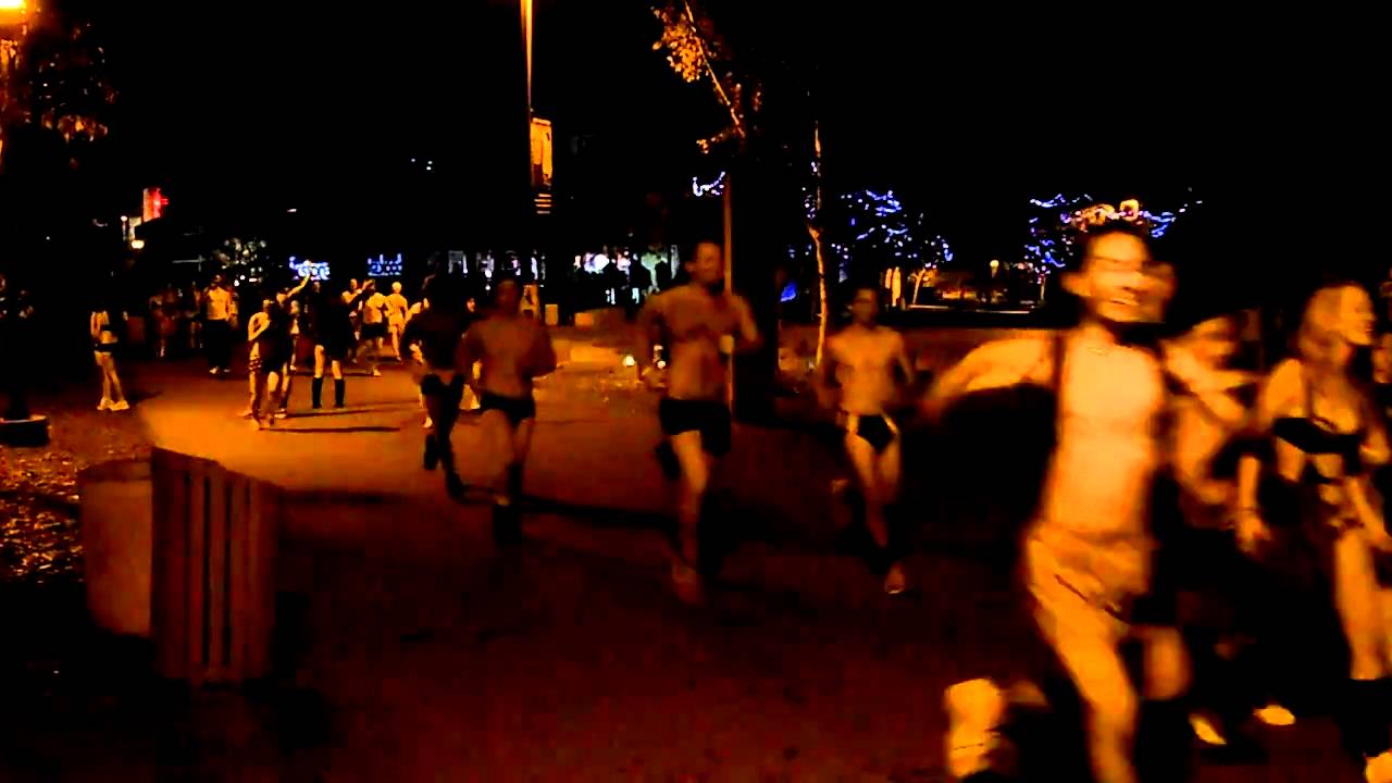 UC San Diego Undie Run - YouTube