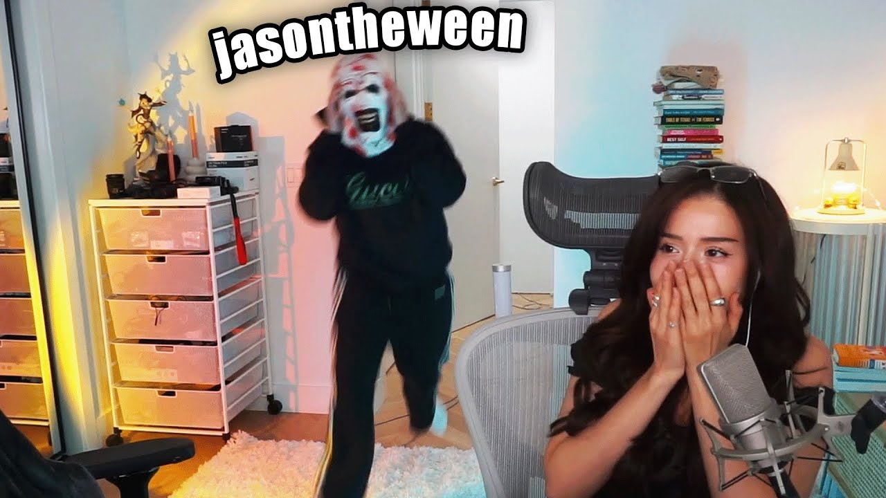 Pokimane got SCARED by Jasontheween in his clown mask - YouTube