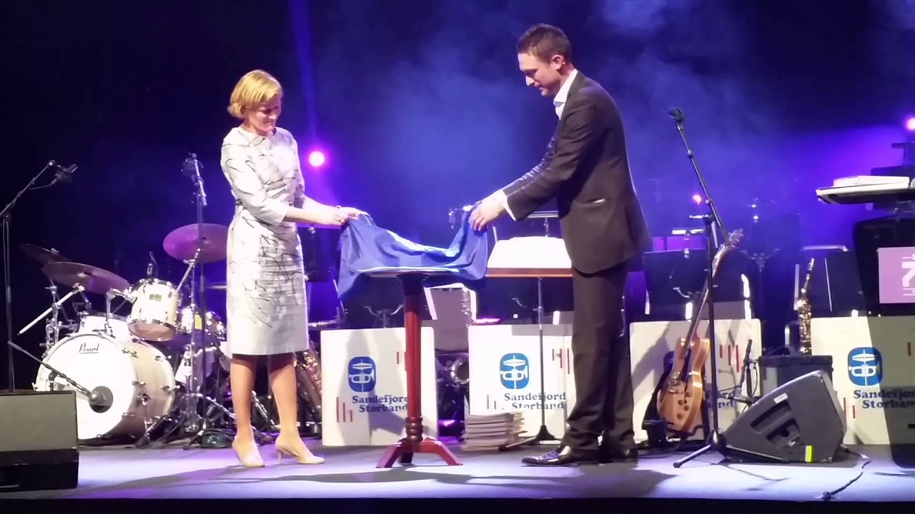 Jon Ensor Econa 75 år Flying table - YouTube