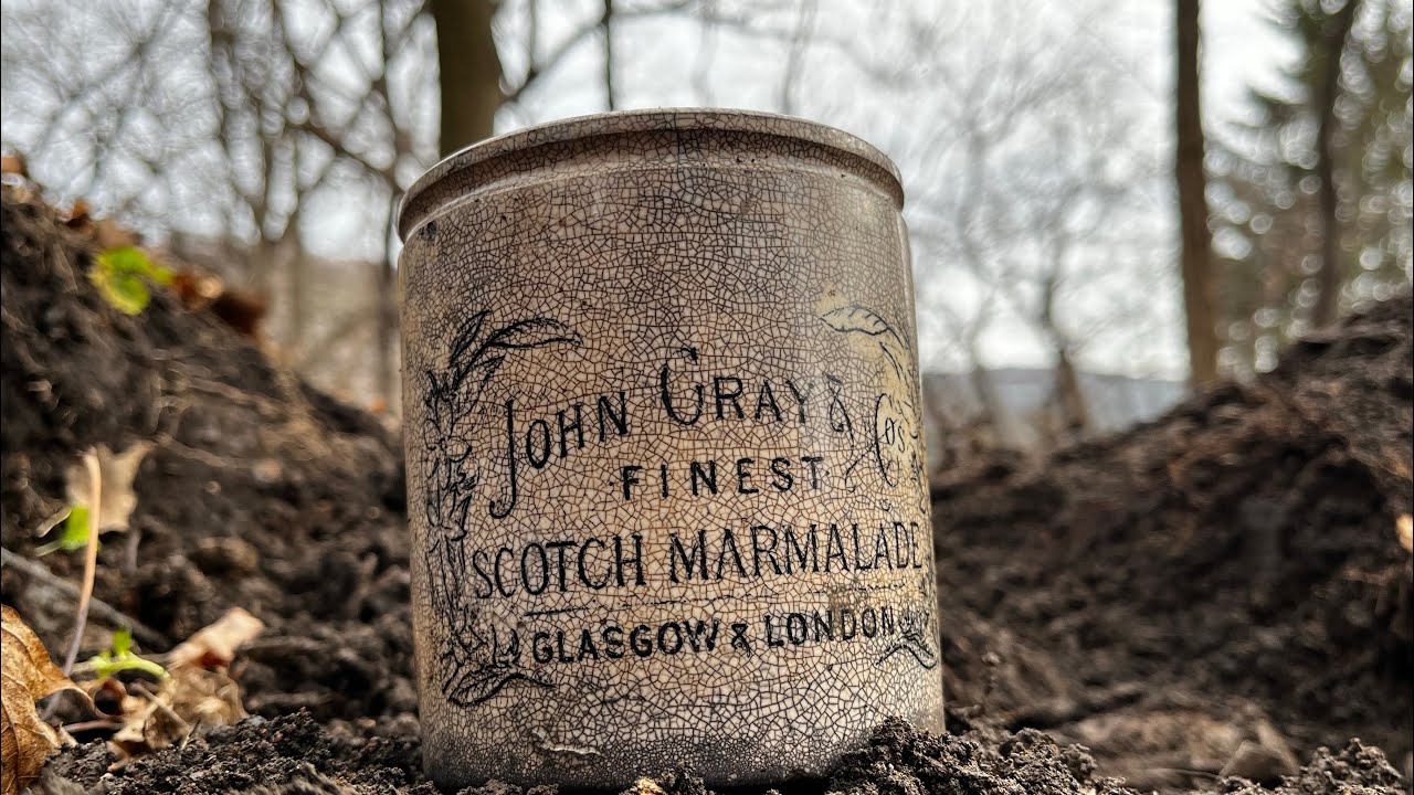 INCREDIBLE FINDS BOTTLE DIGGING THE NEW DUMP - YouTube