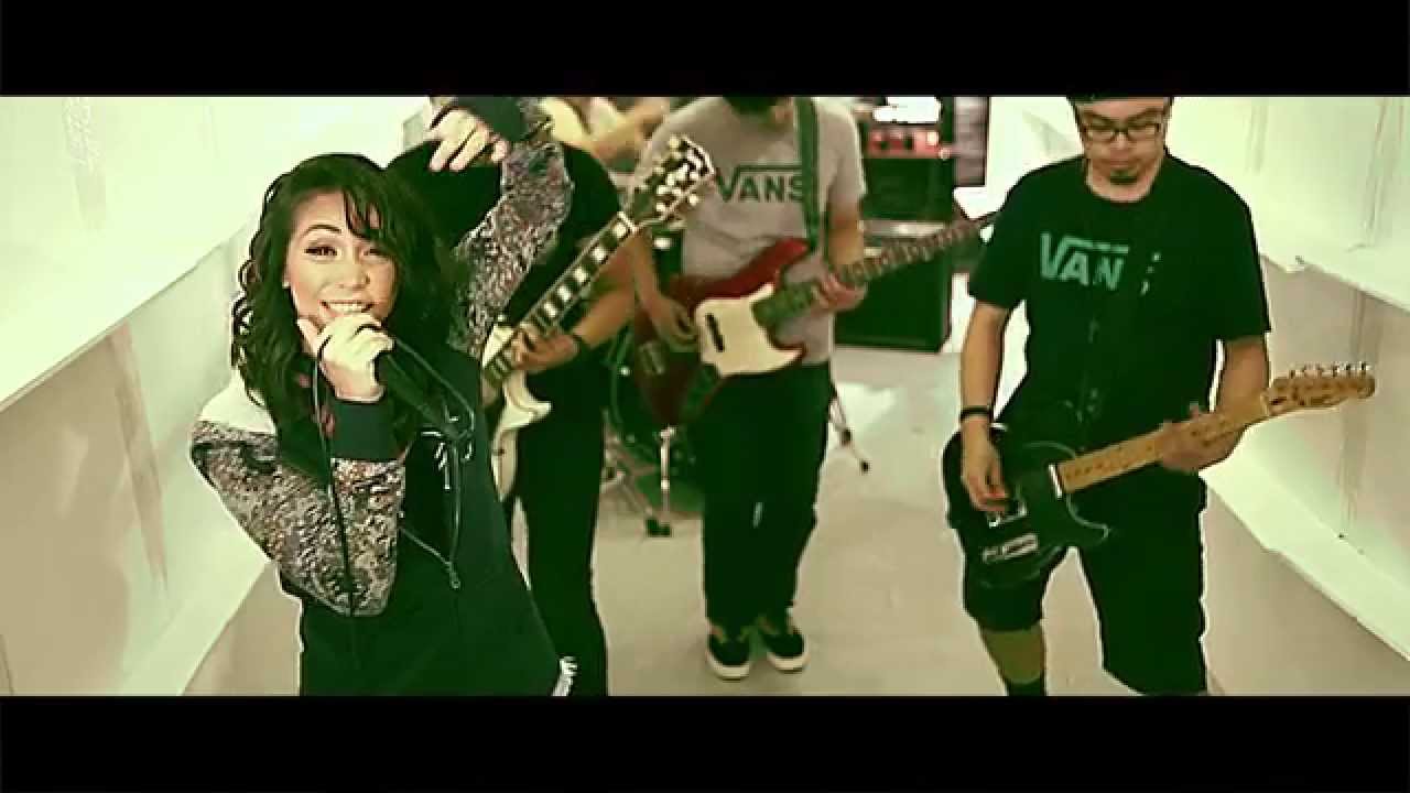 Saydie - Famous (Official Music Video) - YouTube