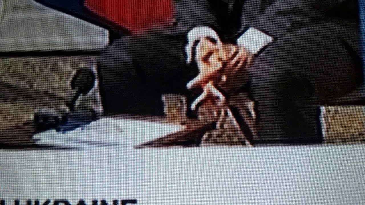 Shape Shifting Snake Finger Of President Macron - YouTube