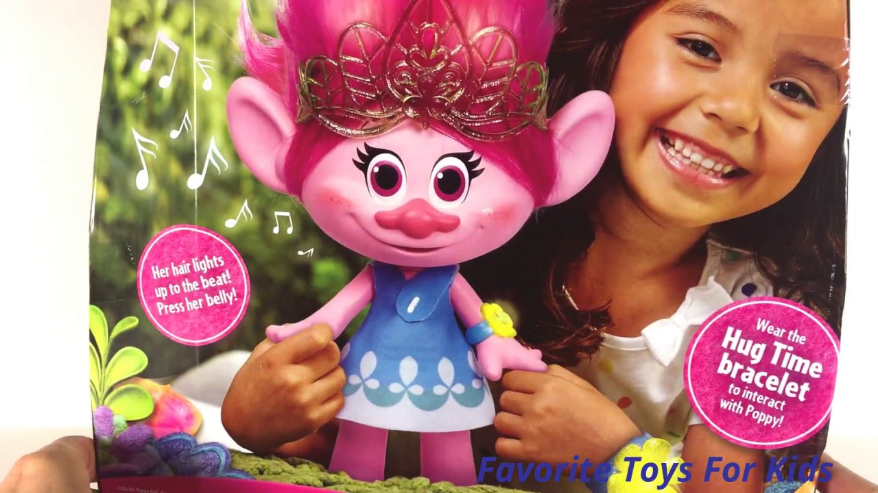 DREAMWORKS TROLLS HUG TIME POPPY - YouTube