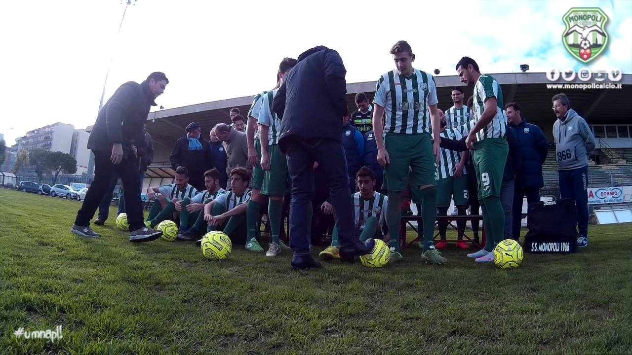 Foto di squadra del Monopoli 1966 - YouTube