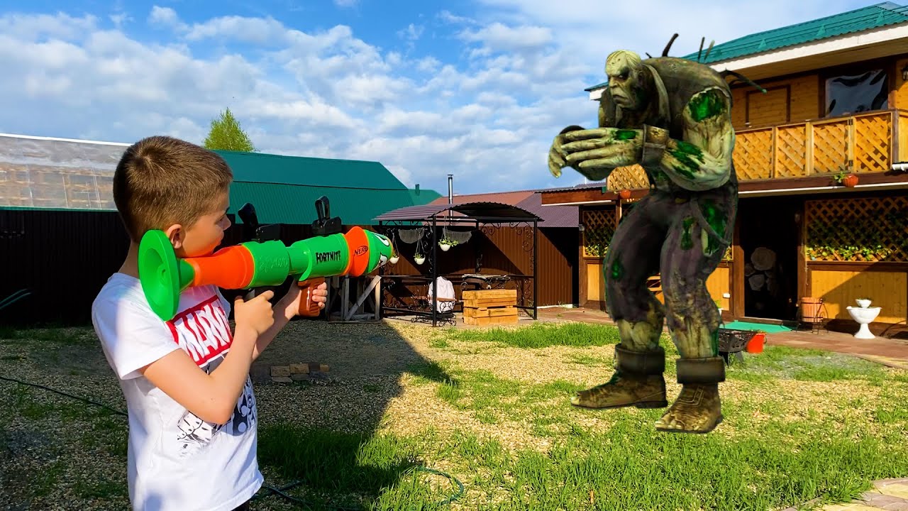 Nerf bazooka vs giant zombie Нерф базука против гигантского зомби - YouTube