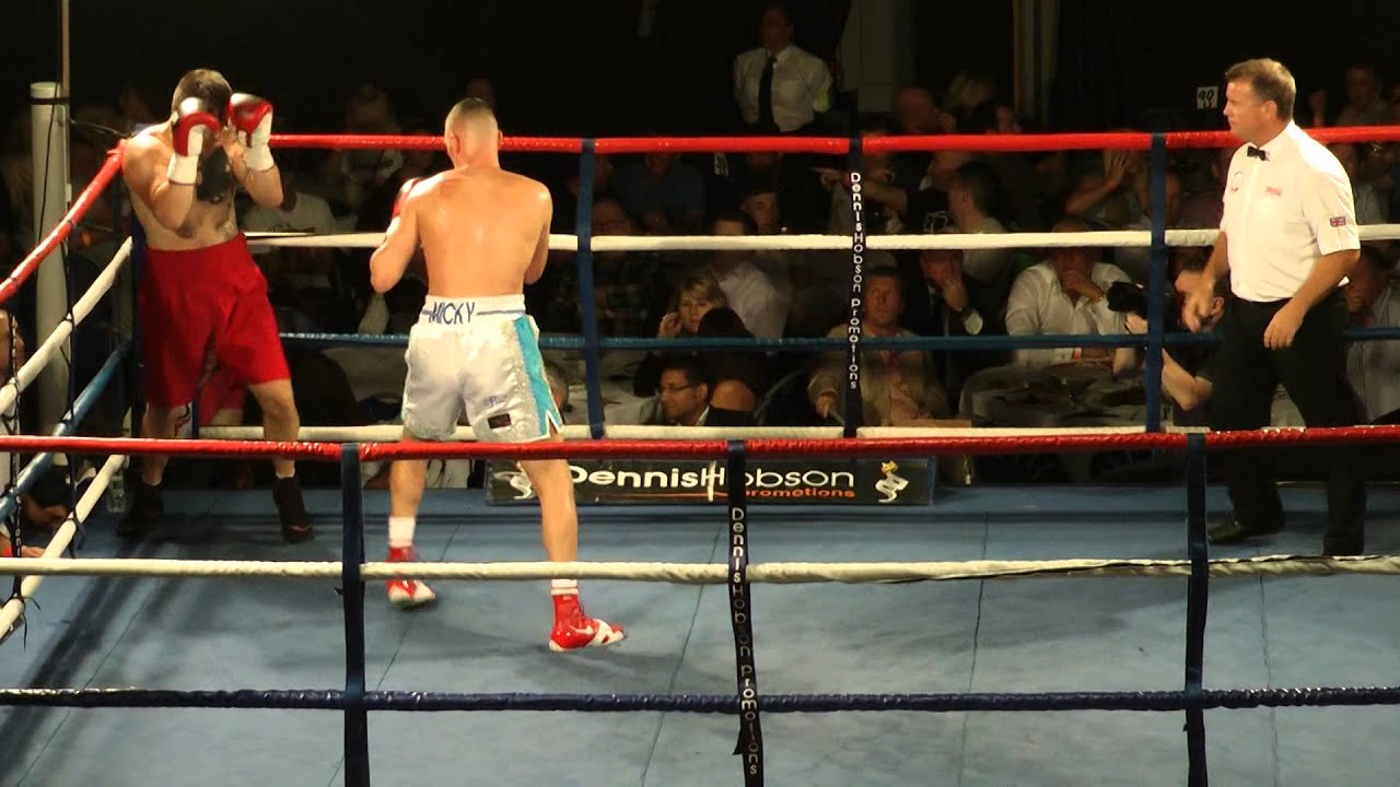 Micky Davies v Iain Jackson - YouTube