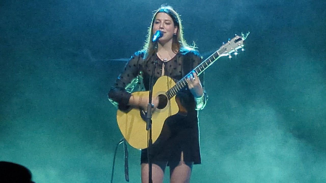 Grace Enger-The Neighborhood- @The Fox Theater Oakland CA . 9-21-23 ...