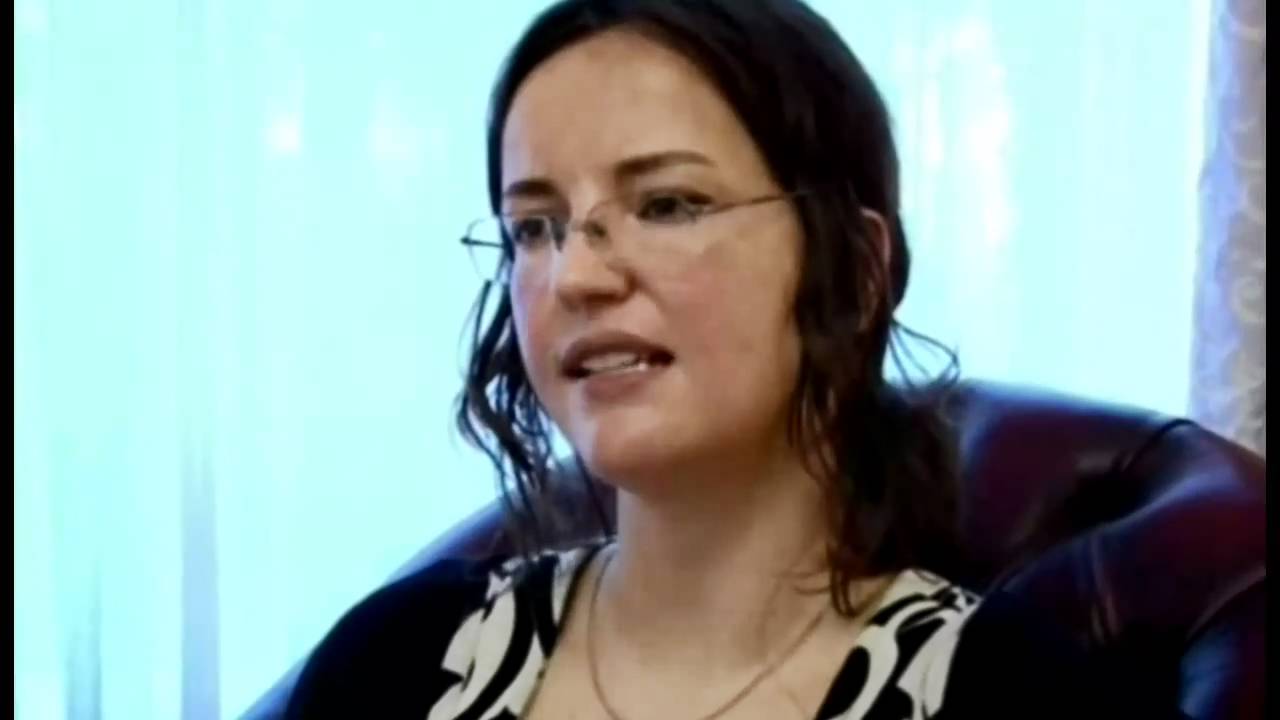 Embarrassing Bodies -- Jacqueline van der Voort - YouTube