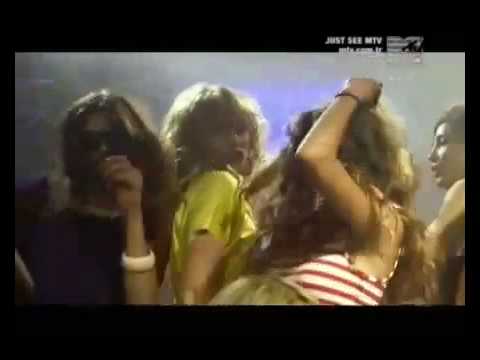 Emre Altug Sevisme Onlarla Orjinal Klip 2009 Yeni HQ