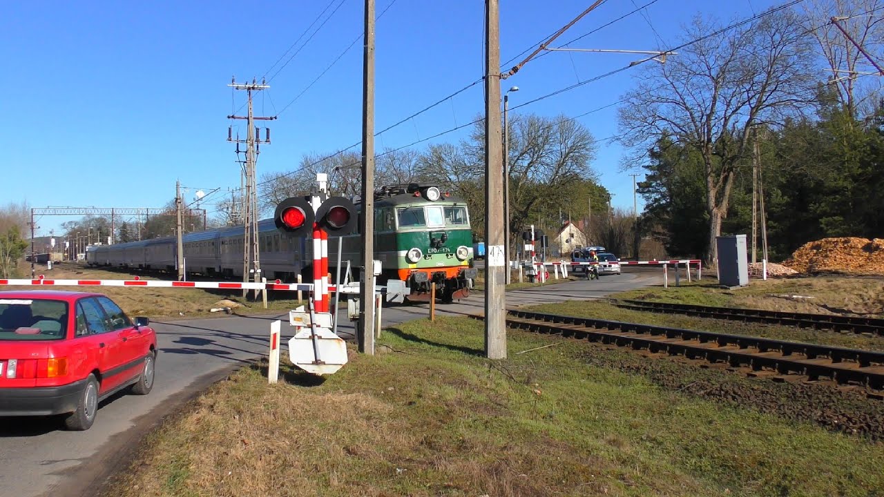 [4K] Przejazd kolejowy, Okonek ul. Kolejowa | Polish railroad crossing ...