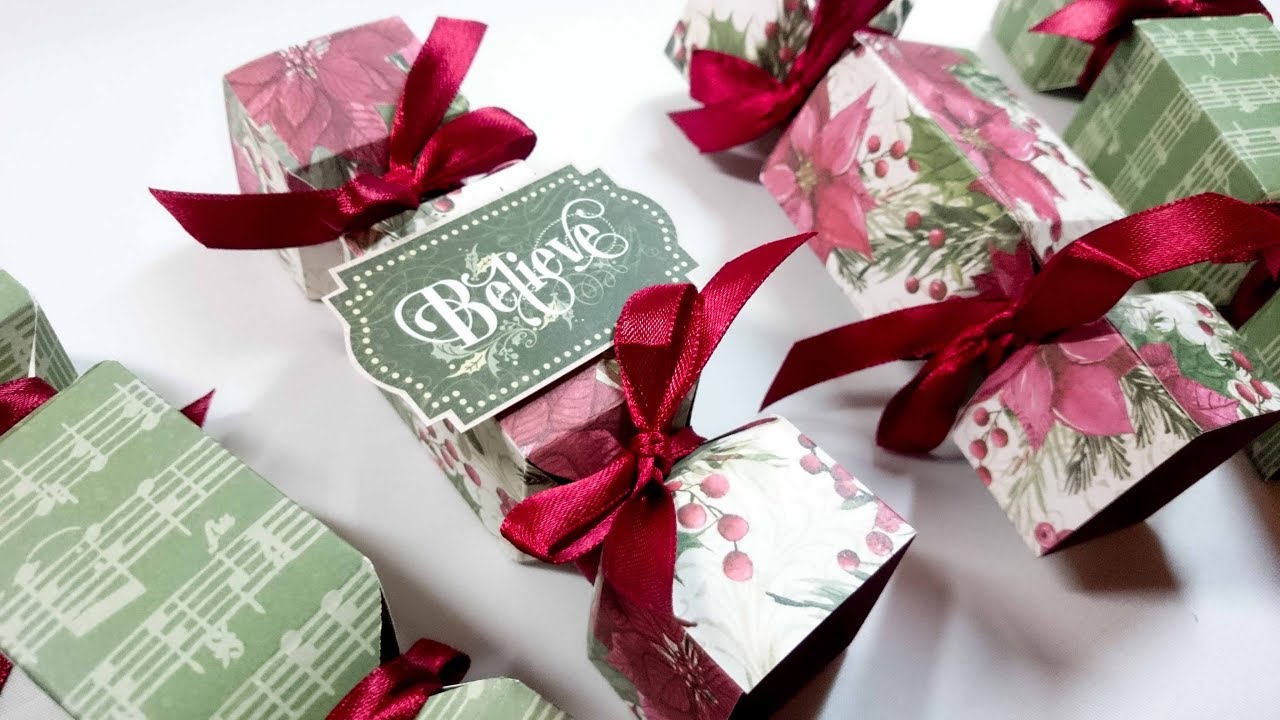 Christmas in July 2019 | Day 1 | Mini Cracker Box for Treats - YouTube