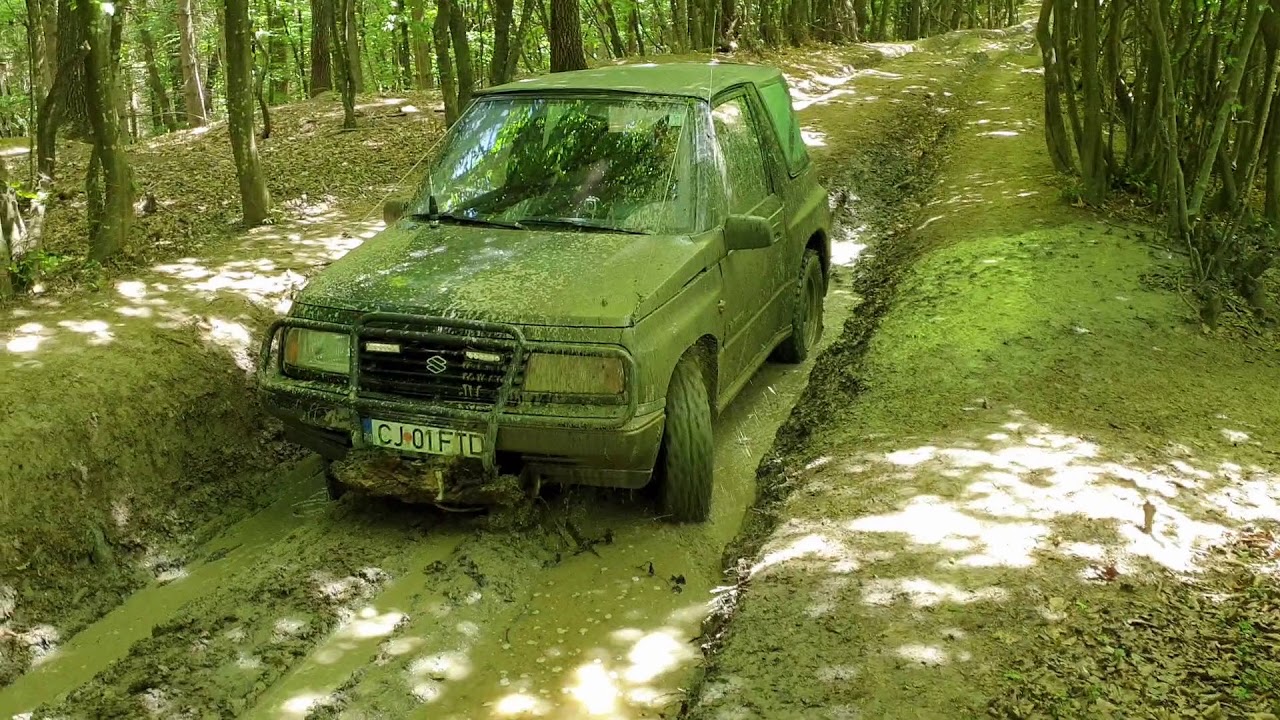 Pajero Pinin vs Suzuki Vitara part 3(Mud Day) - YouTube