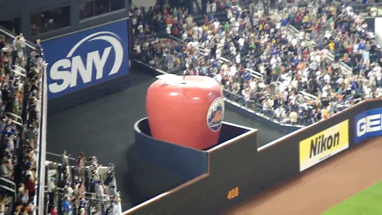 Citi Field Apple - 7th Inning Stretch - 08/17/09 - YouTube