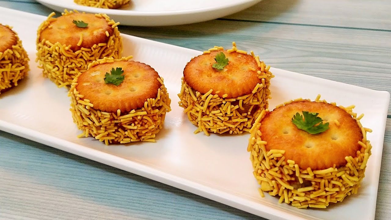 2 MIN. SNACKS RECIPE | Stuffed Monaco Biscuit | Veg Starter Recipe ...