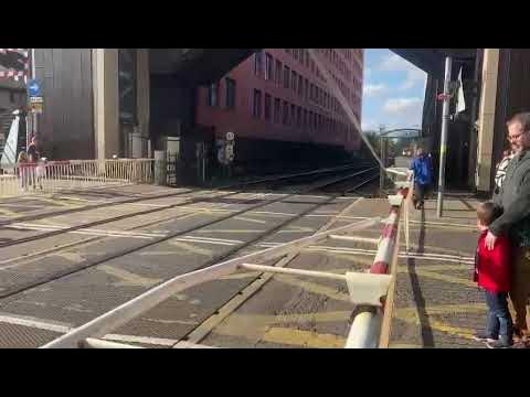 (faulty alarm)lincoln high street level crossing FT:@lctrains6768 @JSlevelcrossingandtrains ...