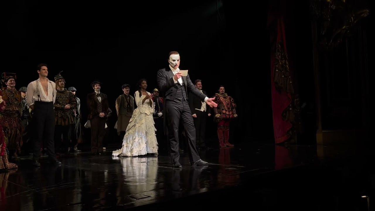 Broadway's 34th Anniversary Curtain Call - YouTube