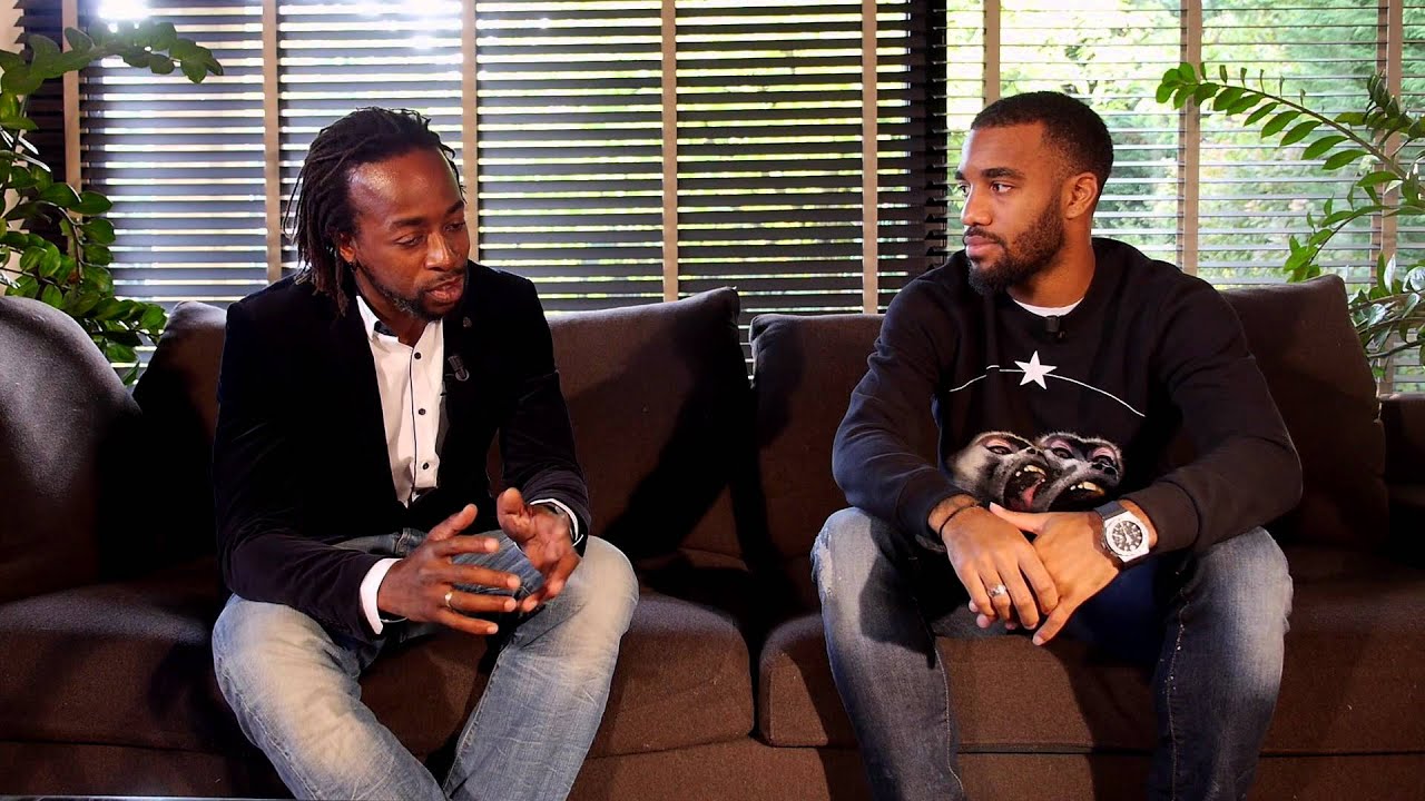 La Mi-Temps de Sidney avec Alexandre Lacazette - YouTube
