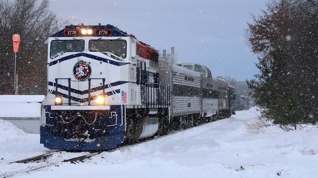 Chasing the LSRC Santa Train thru the snow from Standish,MI-Grayling,MI ...