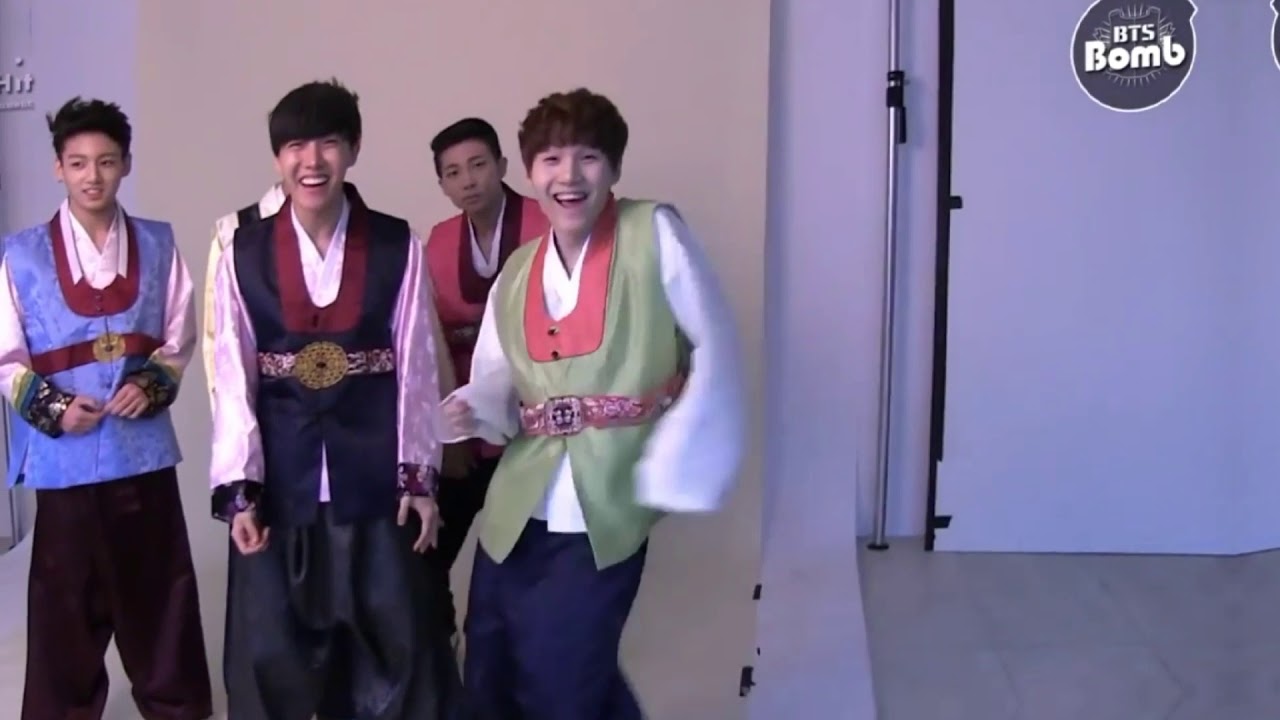 SUGA LAUGH 😳 - YouTube