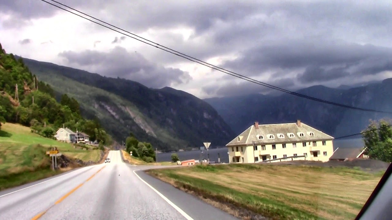 Per auto langs de Sognefjord van Vadheim naar Høyanger, 18 juli 2018 ...