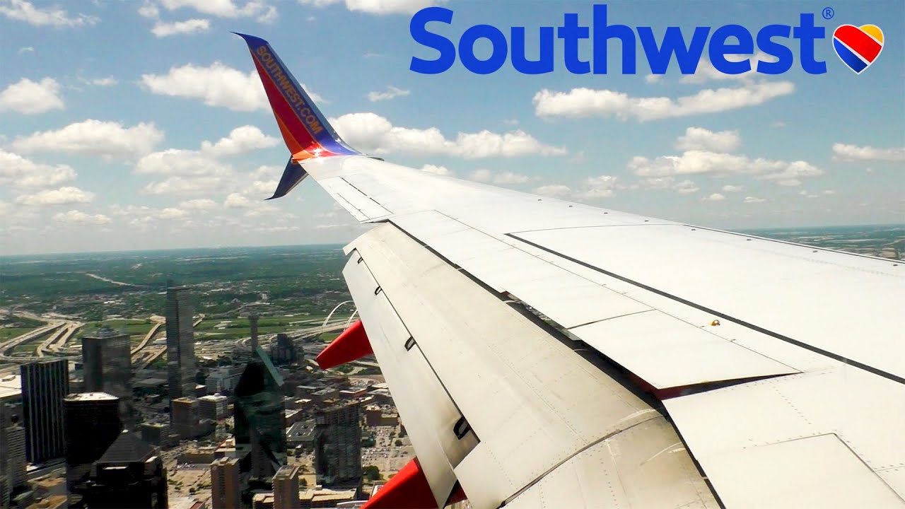 FLYING OVER DALLAS CITY CENTRE: Southwest Airlines Boeing 737-700 ...