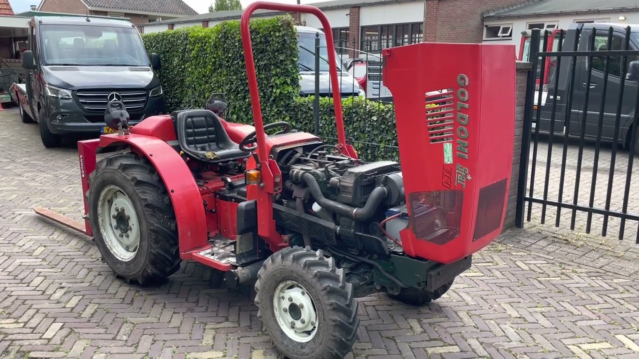 Goldoni Star 3050 trekker / tractor / schlepper / kleintraktor - YouTube