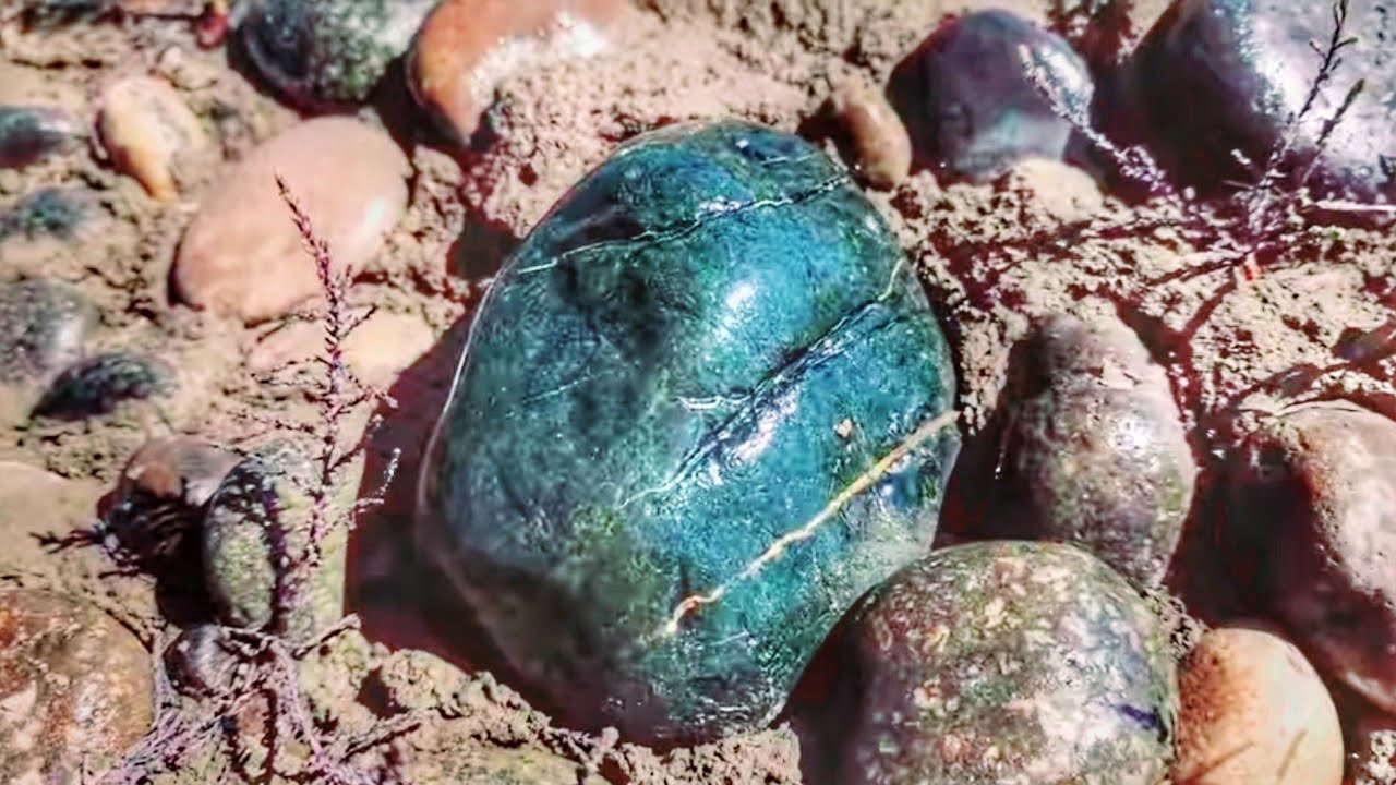 Early Spring River Rock Hunt Success! #rockhounding - YouTube